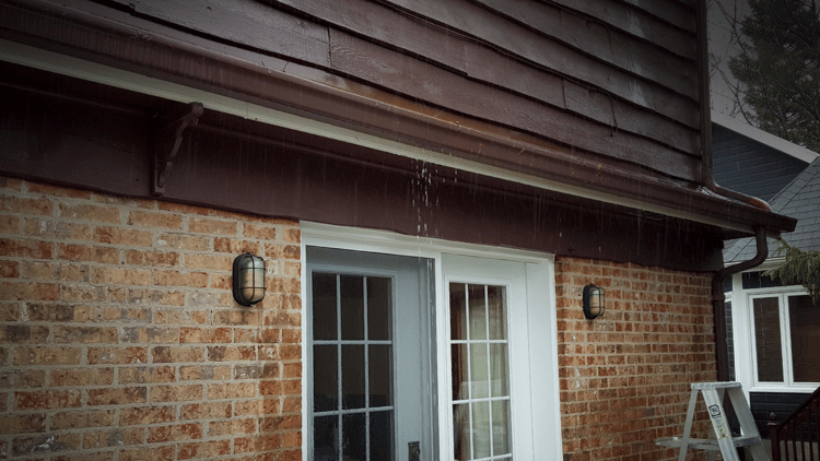 How to Repair a Broken Gutter in 3 Steps